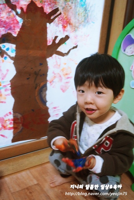 엄마표 미술놀이 손도장을 찍어 가을나무 꾸미기 네이버 블로그