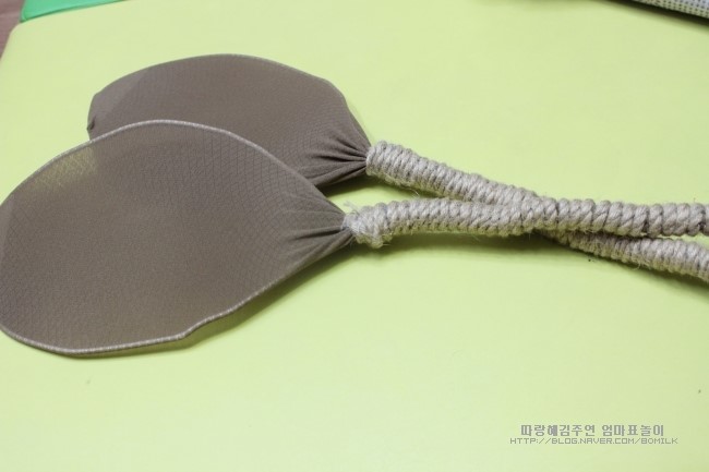 풍선치기 스타킹활용 옷걸이 활용놀이 신체발달놀이 영유아교구 유아장난감 네이버 블로그