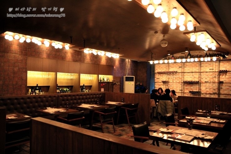 상큼한 시즌메뉴 딸기피자 마노디셰프 강남점 강남역 지역 추천맛집 마노디셰프 강남점 후기